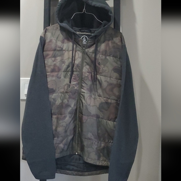 Volcom | Jackets & Coats | Nwt Volcom Camo Hooded Jacket L | Poshmark